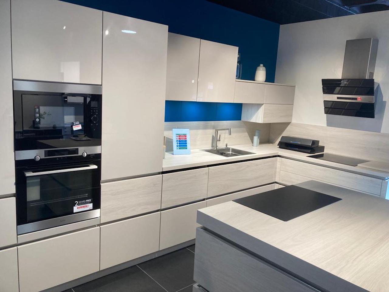 GJWisdom Auction – Ex Kitchen Display Appliances.0 – G.J.Wisdom & Co